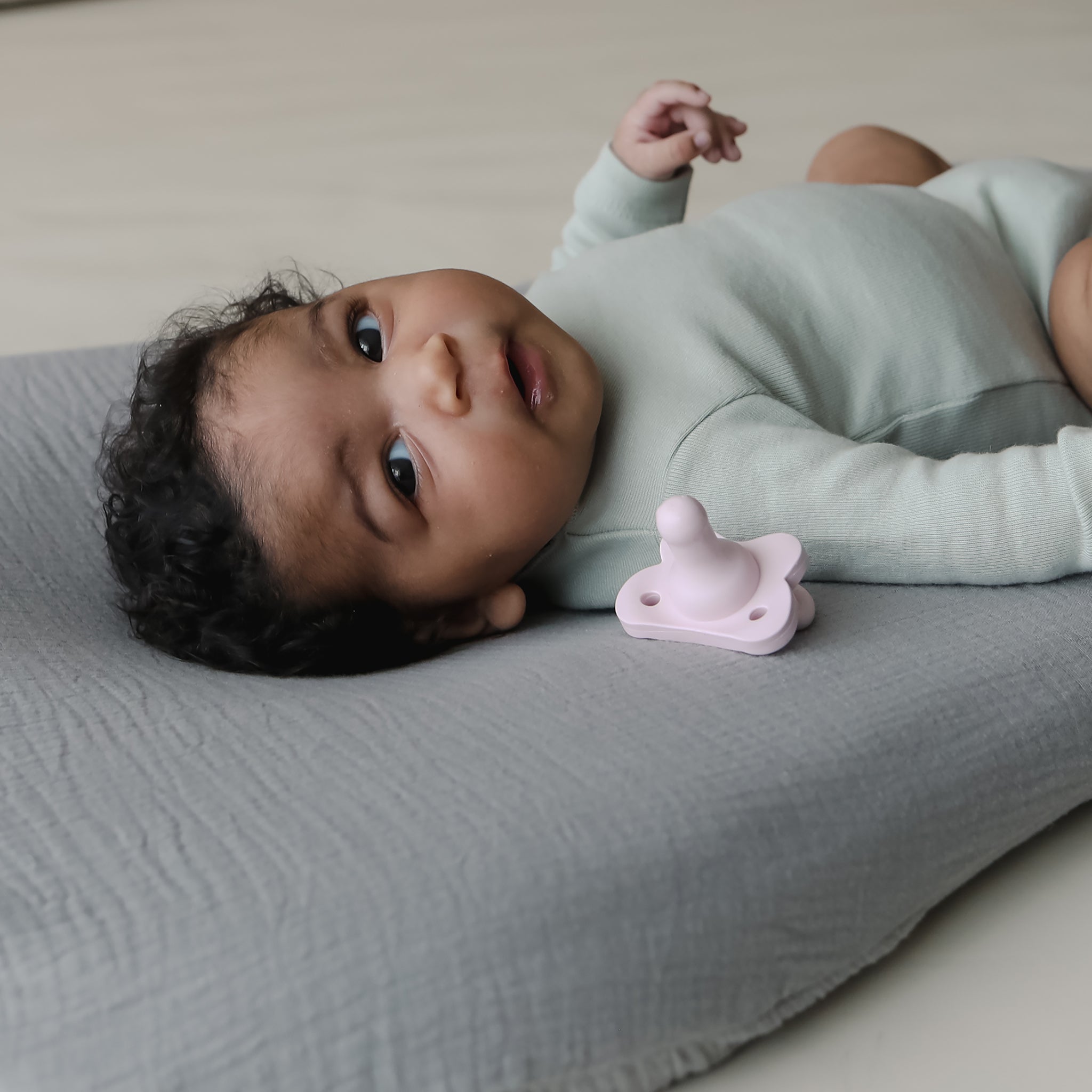 Lounger Curve Muslin Cover | Stone – Snuggle Me Organic